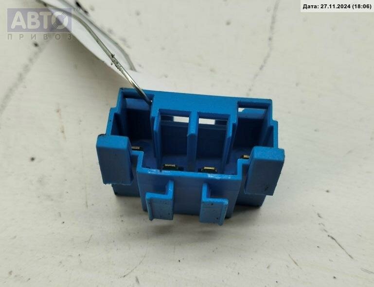 Корпус блока предохранителей Volkswagen Passat B4