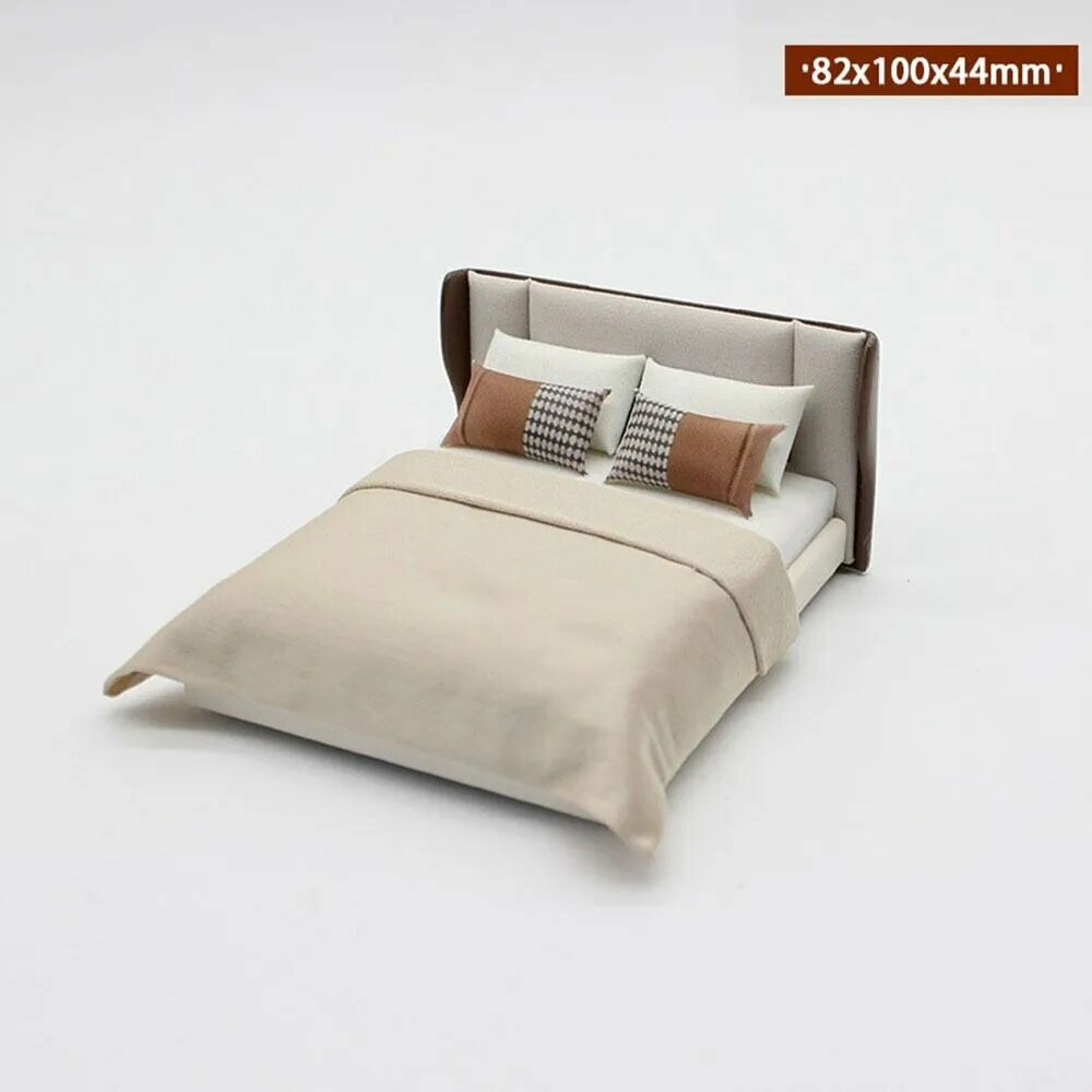 Миниатюрная кровать кукольного домика