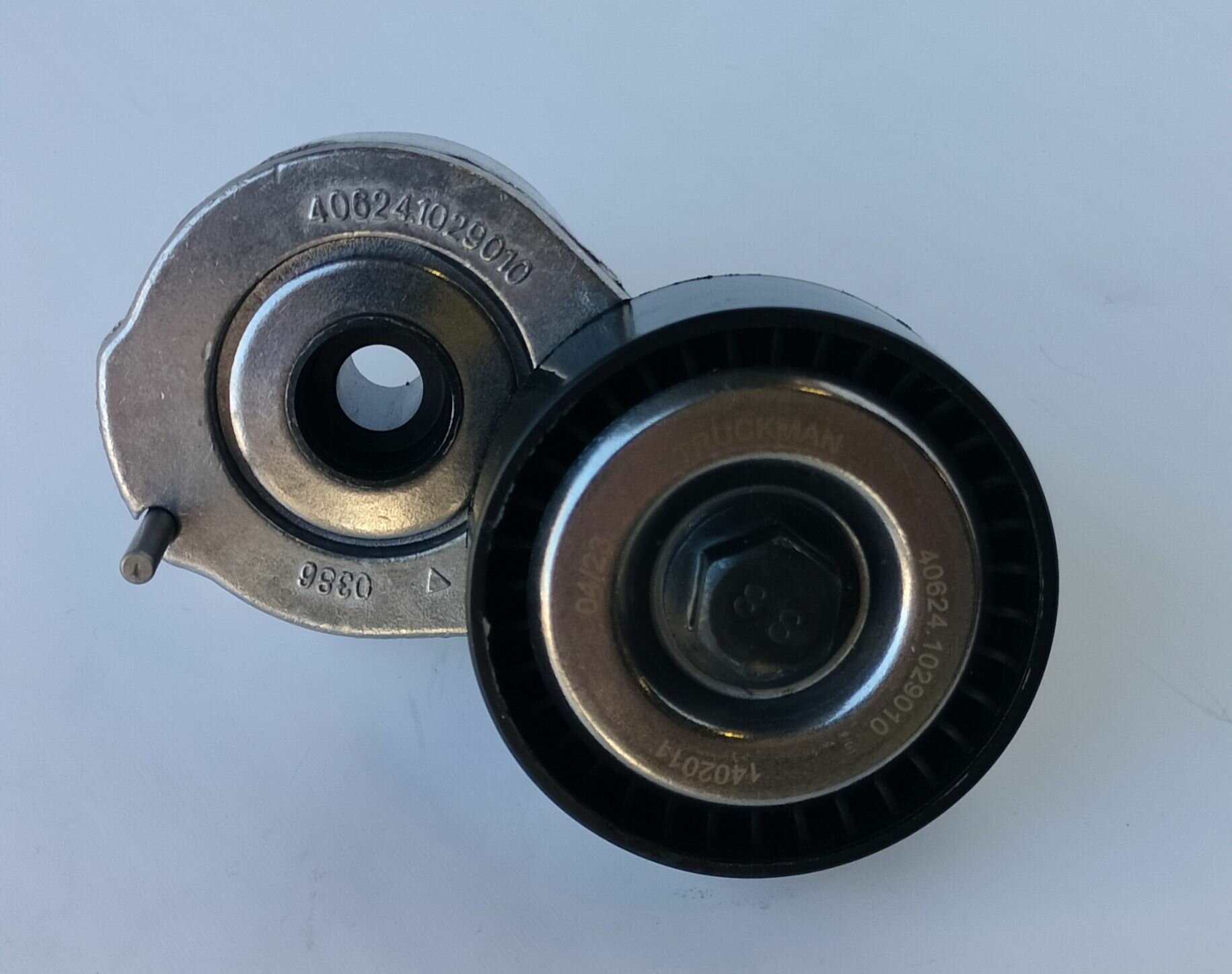 Ролик натяжной для ГАЗ 3302 Газель, 2217 Соболь с кронштейном