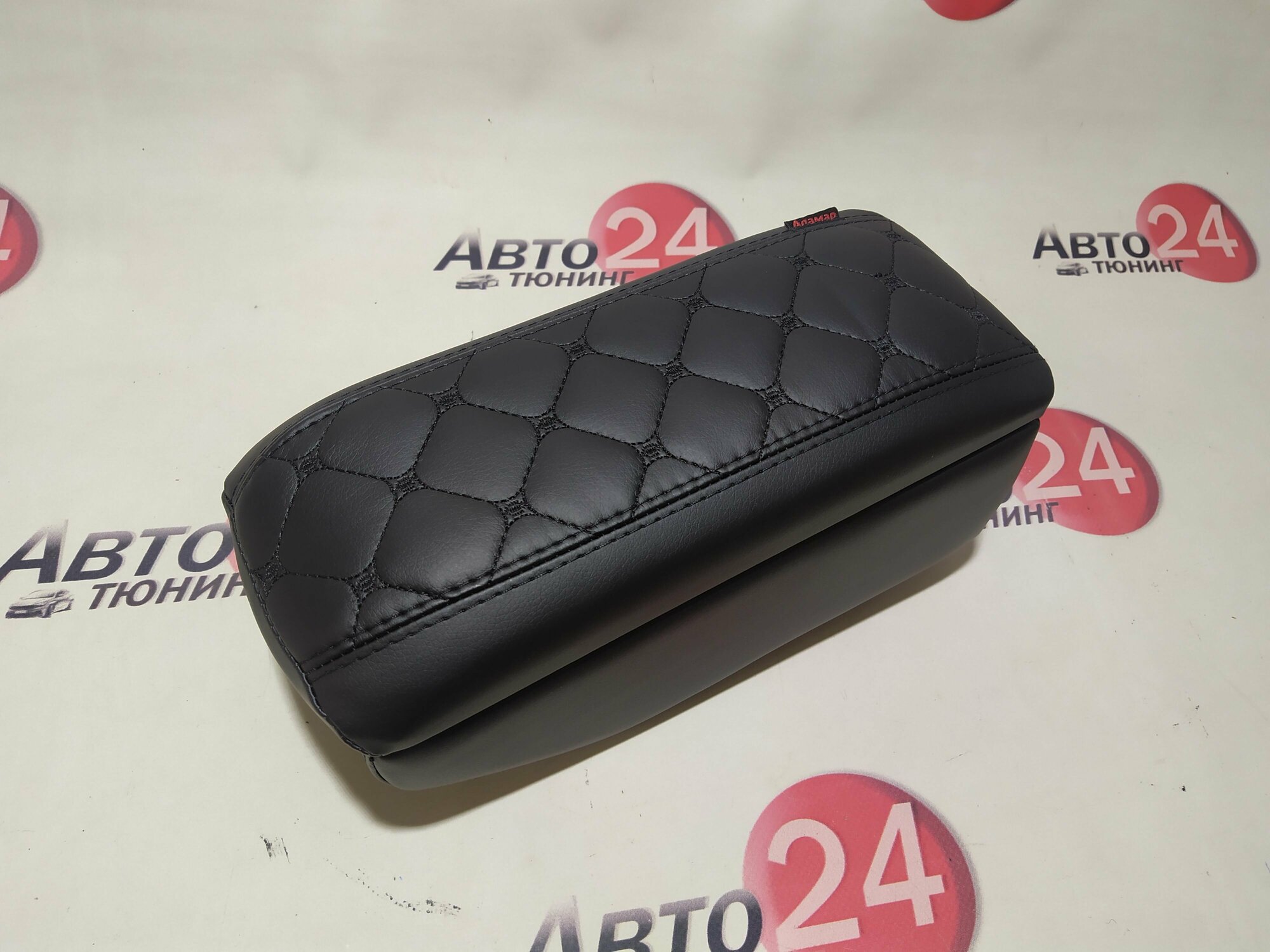 Подлокотник с баром Аламар (черная нитка) для ВАЗ 2110-2112
