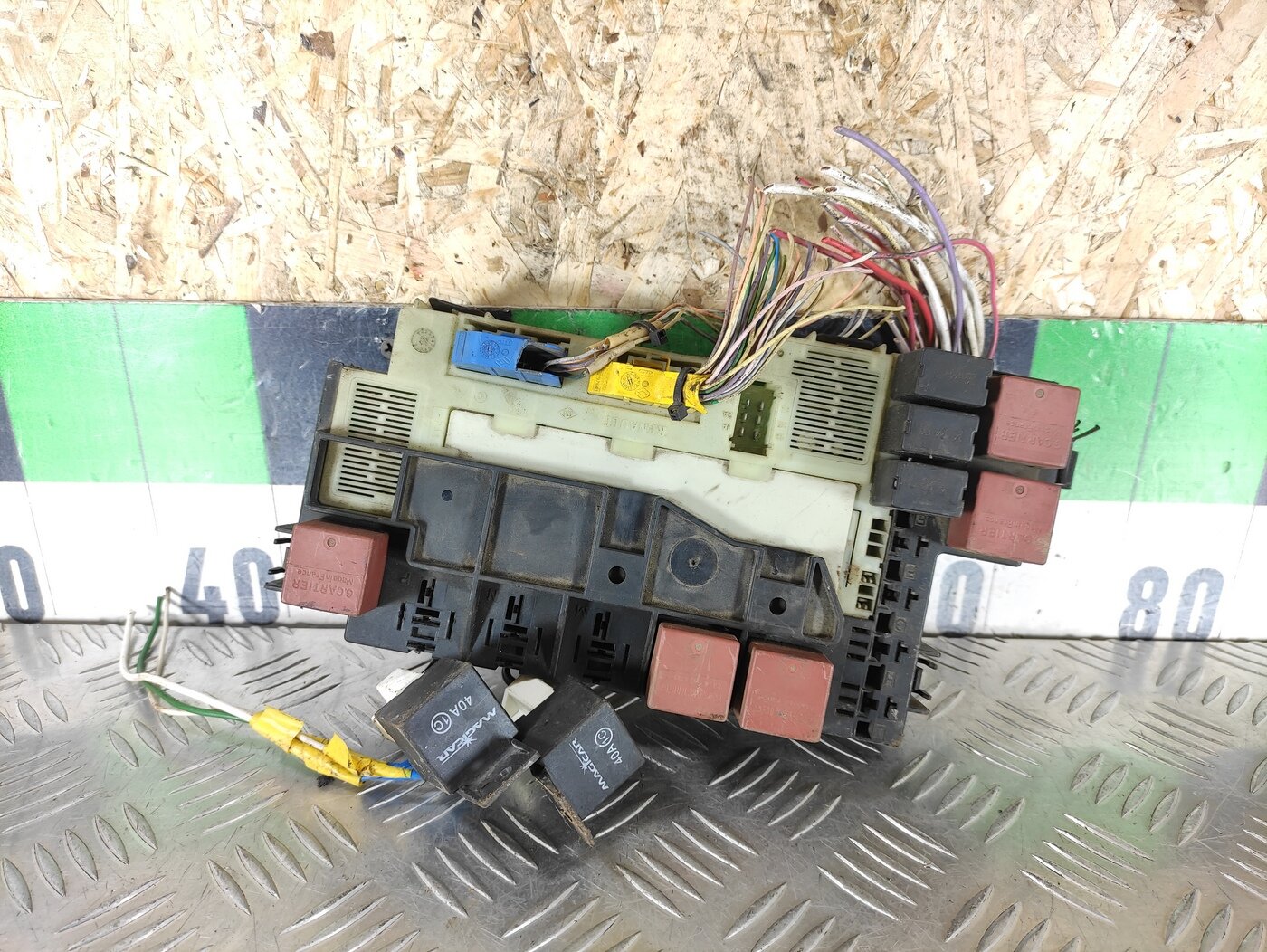 Блок предохранителей моторный RENAULT CLIO 1998-2008 7700415565