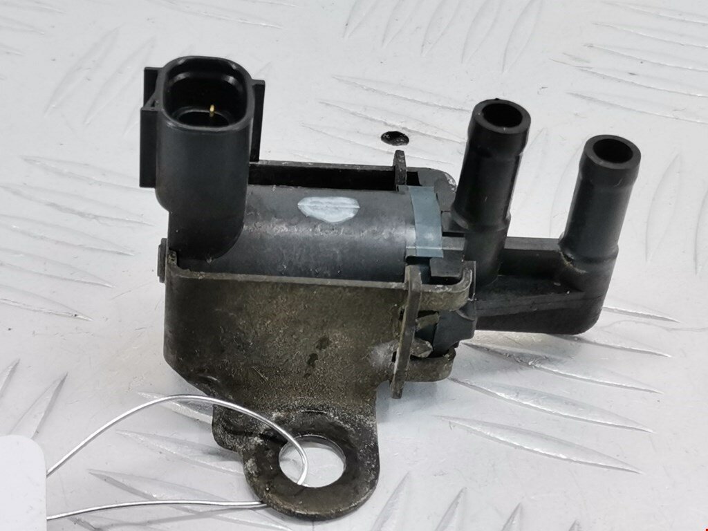 Клапан воздушный Ford Fiesta 5 2S619C915AB арт. 1553195