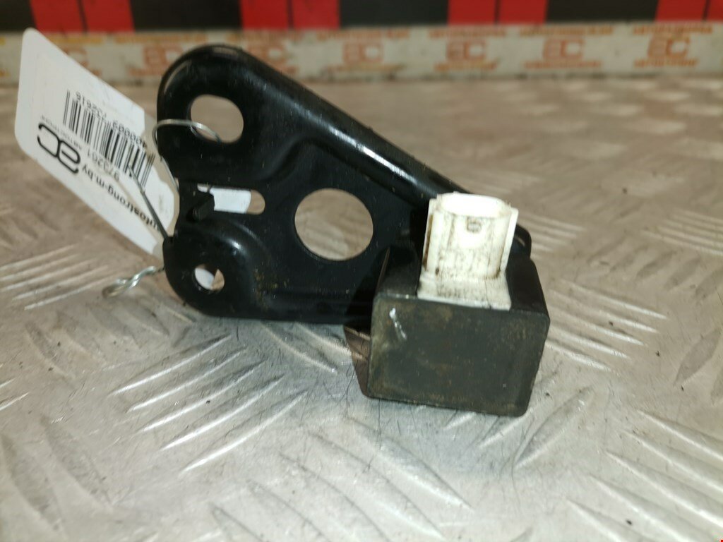 Датчик удара Toyota Yaris 1 8917359135 арт. 973261