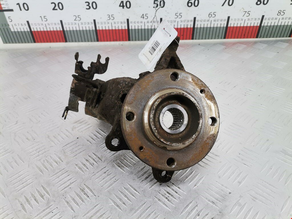 Ступица (кулак цапфа) передняя левая Citroen Xsara Picasso 330785 арт. 1616719