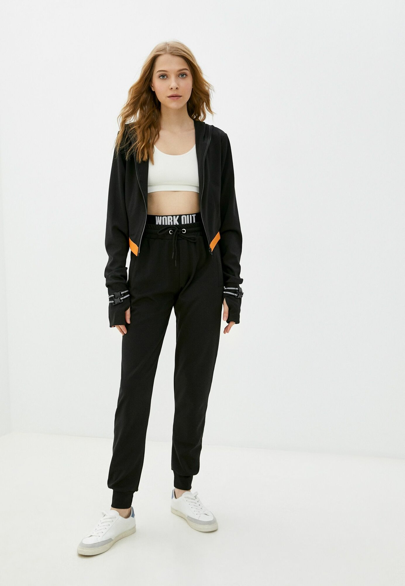 Костюм спортивный