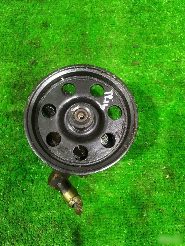 Насос гидроусилителя руля Mazda Tribute. Двс 2,3