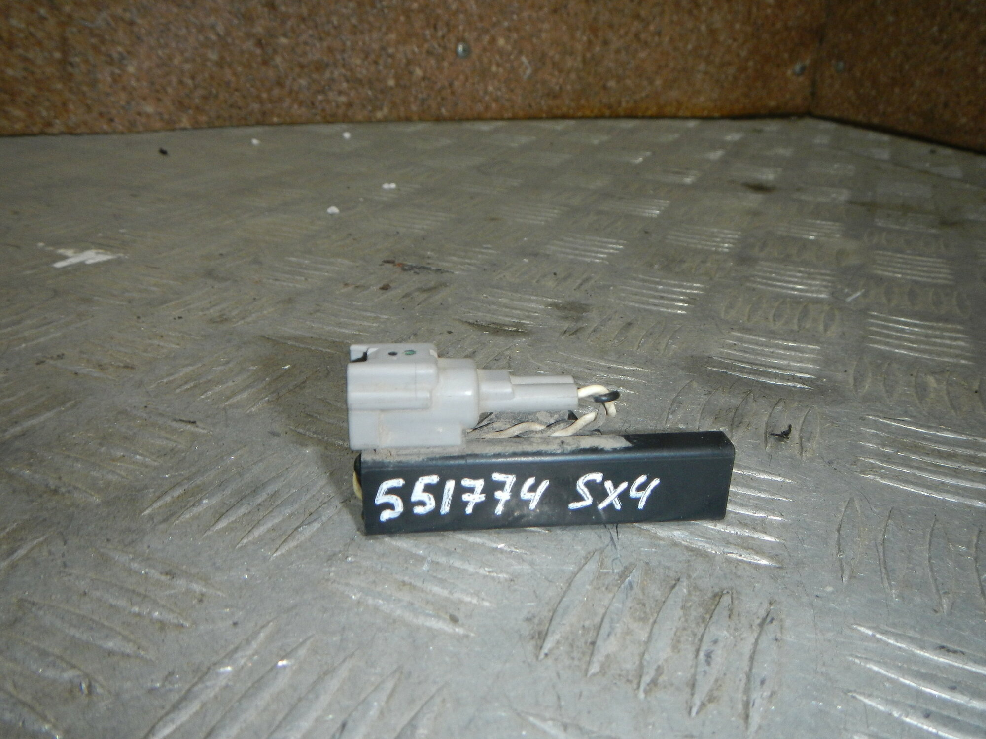 Б/У Антенна, Suzuki (Сузуки)-SX4 (14-) SUZUKI SX4 (14-) Салонная антенна системы бесключевого доступа и запуска двигателя...