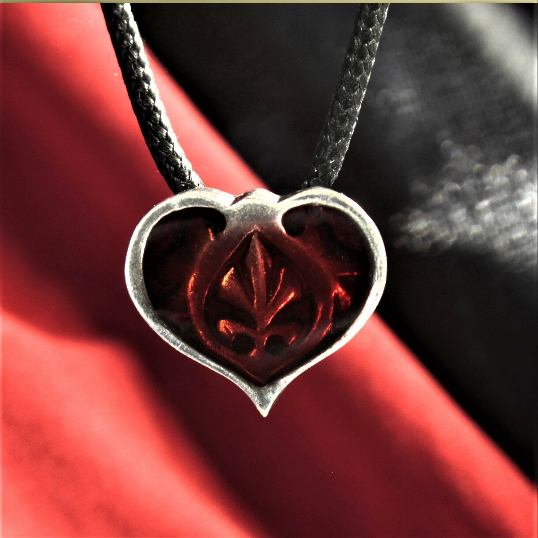 Подвеска, эмаль