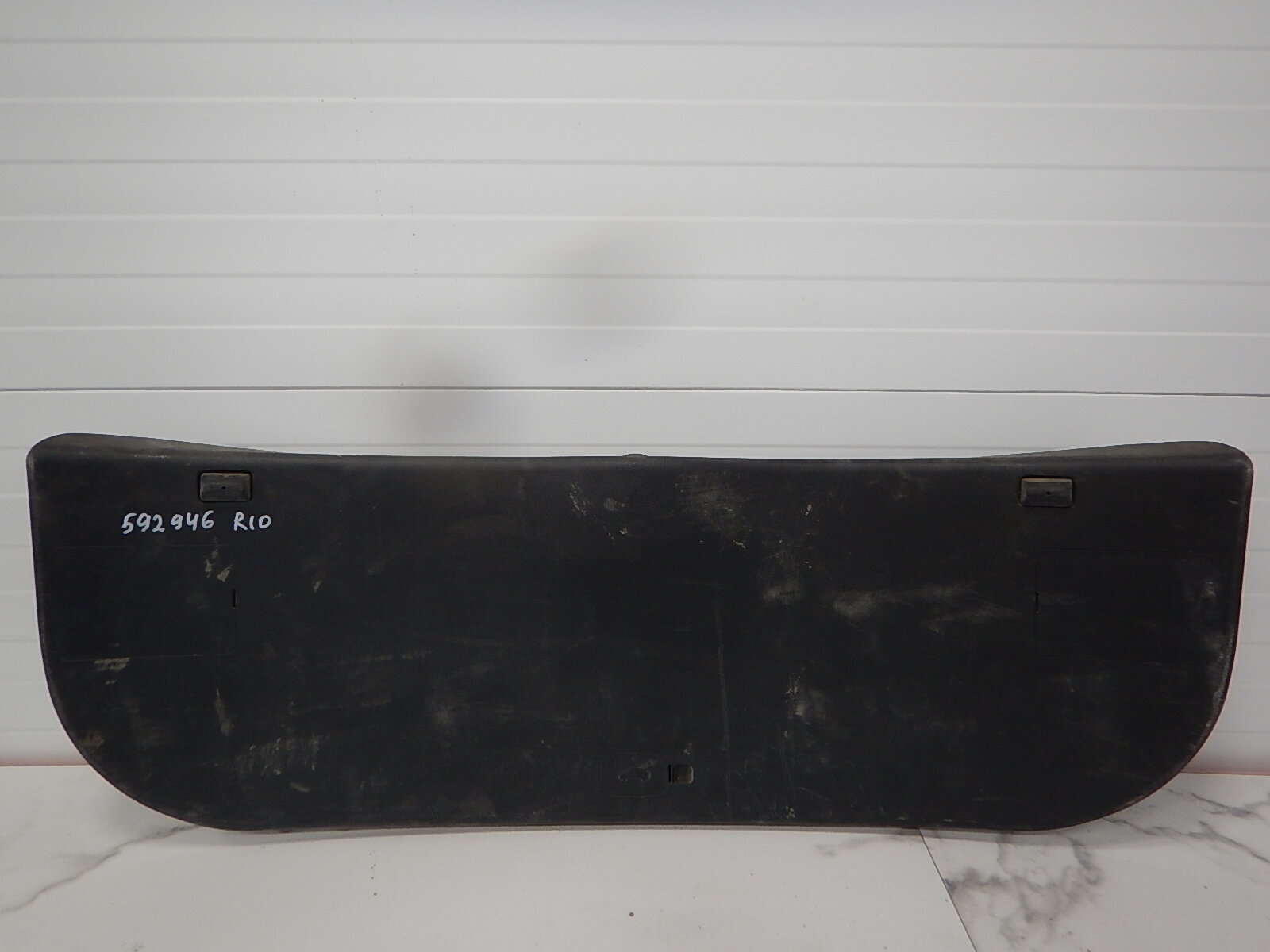 Б/У Обшивка двери багажника, KIA (Киа)-RIO (11-) KIA RIO (11-) нижняя Царапины. 592946 Hyundai-KIA арт. B17874X200