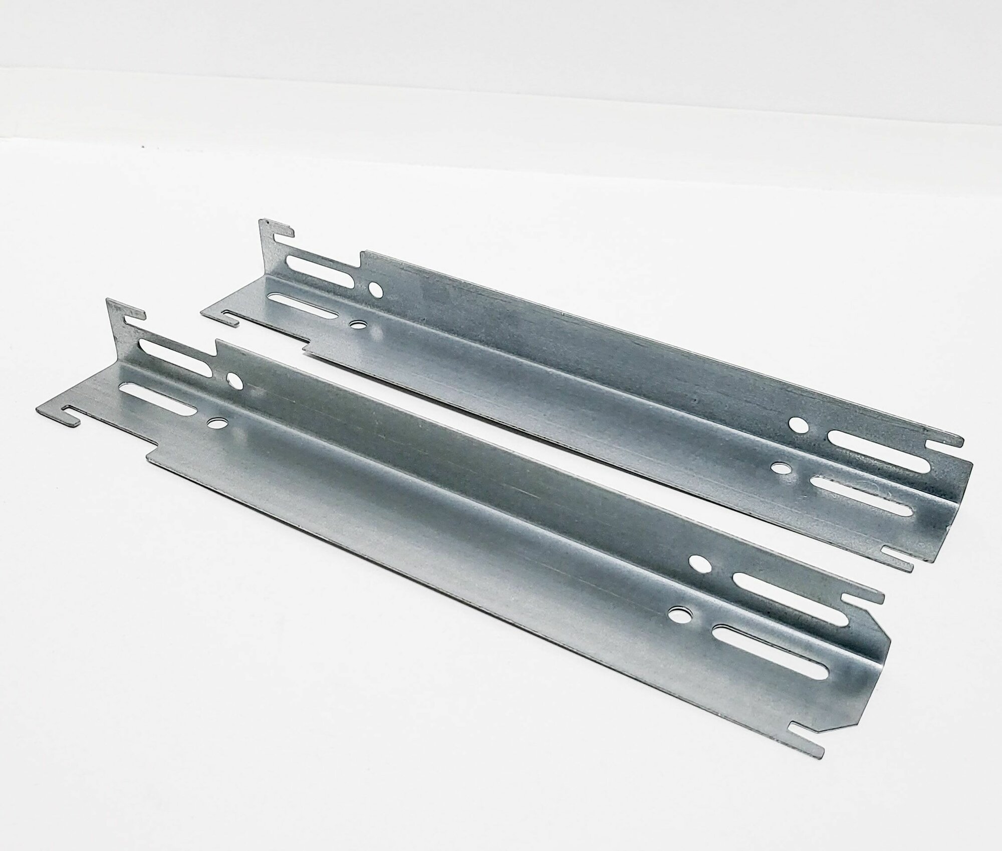 Кронштейн настенный для стального панельного радиатора 500 мм (2шт) длинна 31,5см