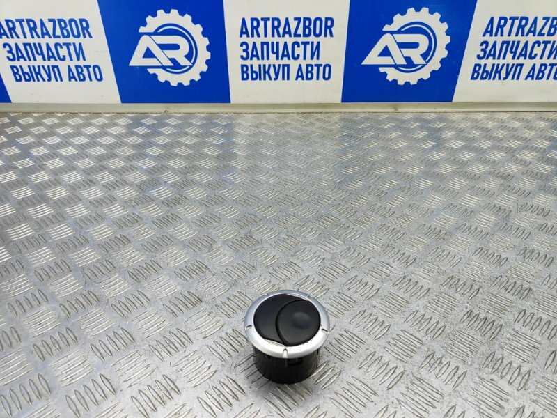 Б/У Дефлектор воздушный LADA Ларгус / Лада Ларгус 1.6 K4MA490 105 Л.С 2013