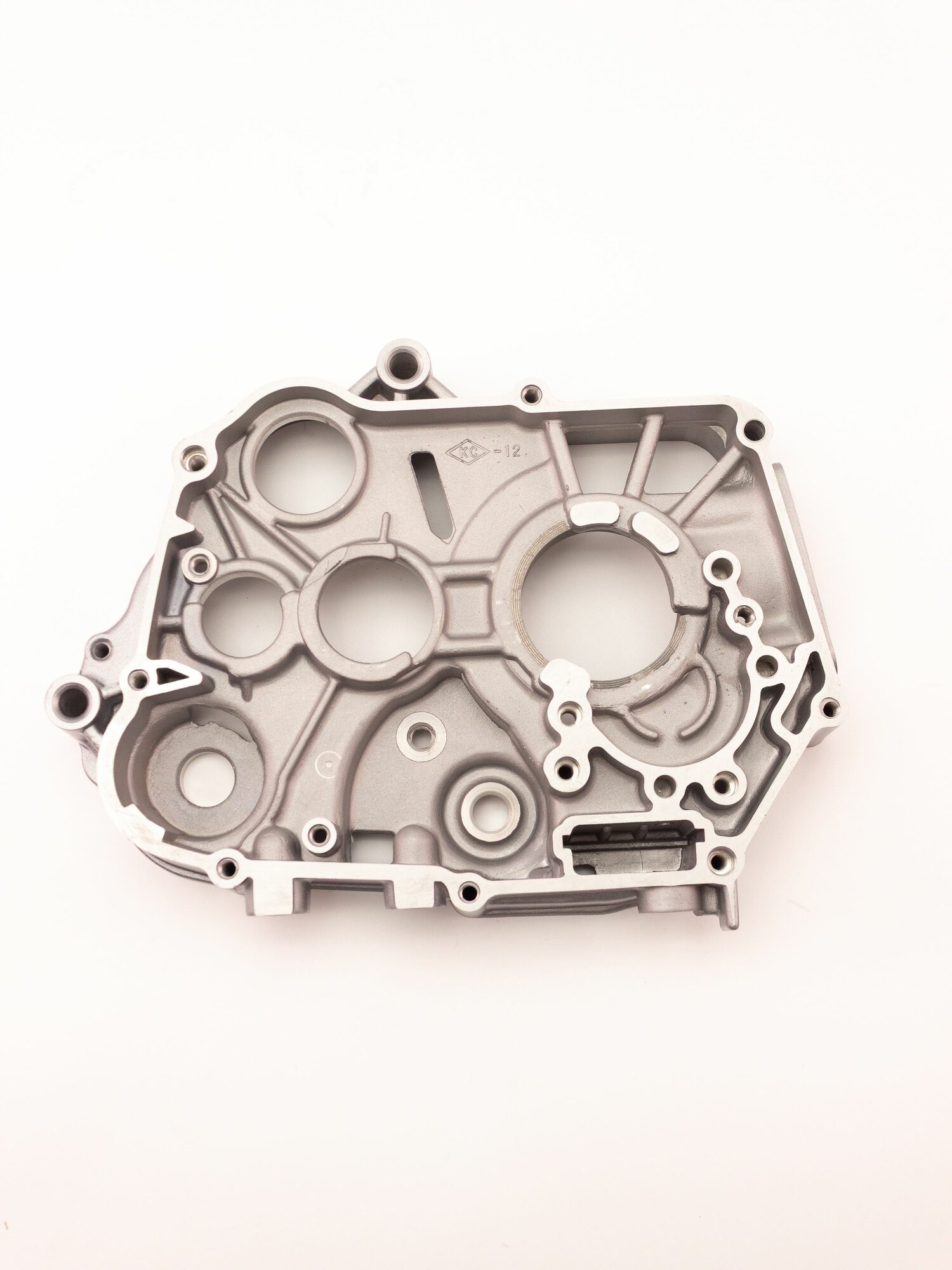 Картер двигателя правый 1 шт. YX140 см3 эл. стартер для питбайка