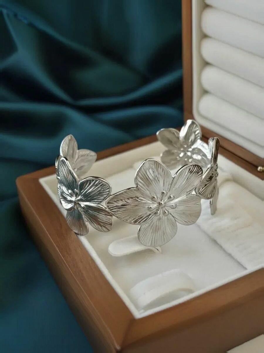 Незамкнутый браслет