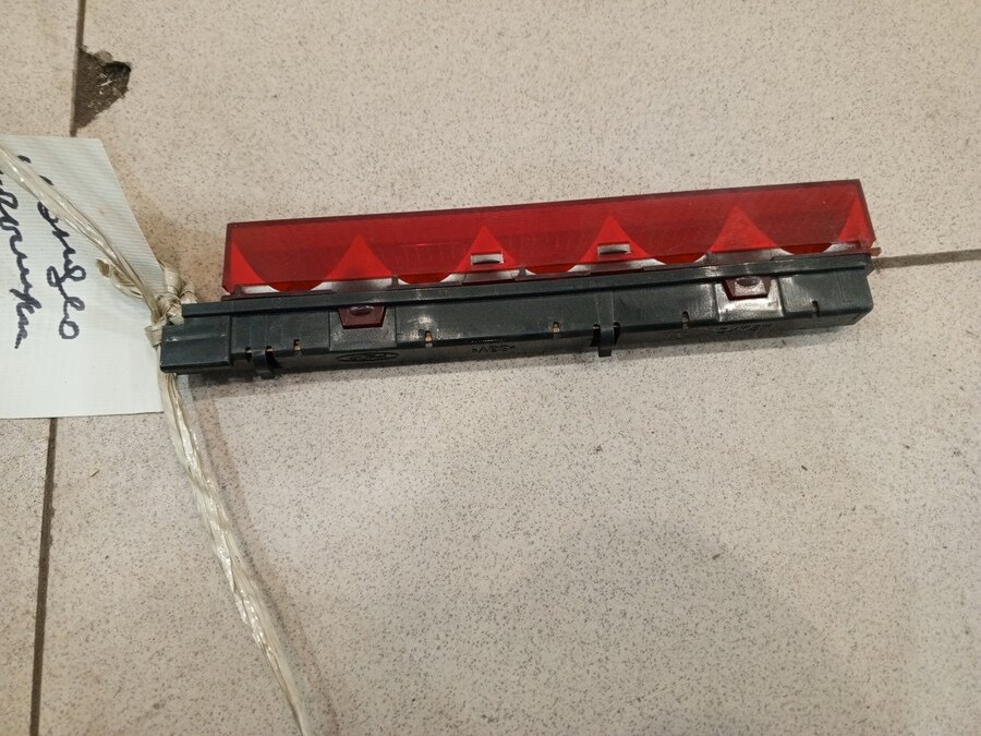 Фонарь дополнительный стоп сигнал от Ford Mondeo 3 2000-2007