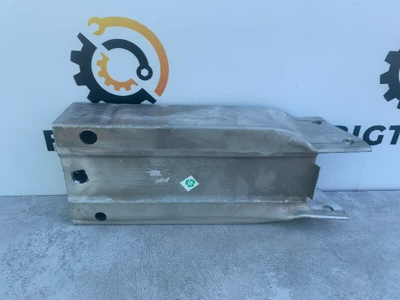 Кронштейн усилителя переднего бампера правый Mercedes Benz GLK-Class X204 A2046201695