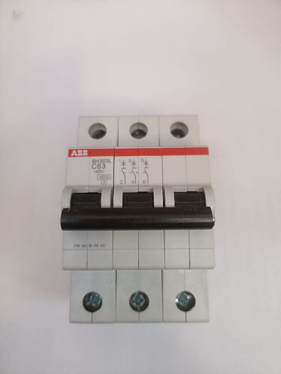 Автоматический выключатель ABB 3-полюсный SH203L C63 4,5кА (автомат электрический) 2CDS243001R0634