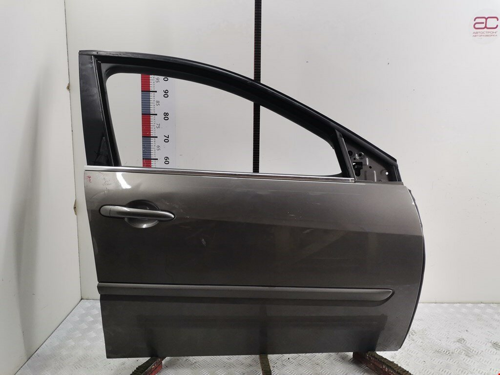 Дверь передняя правая Renault Laguna 3 801000025R арт. 1750853