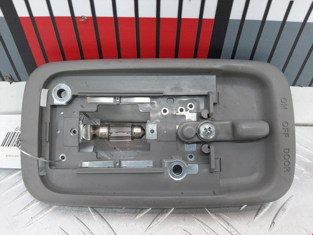 Плафон салонный Toyota Rav4 2 PPT30 арт. 1821039
