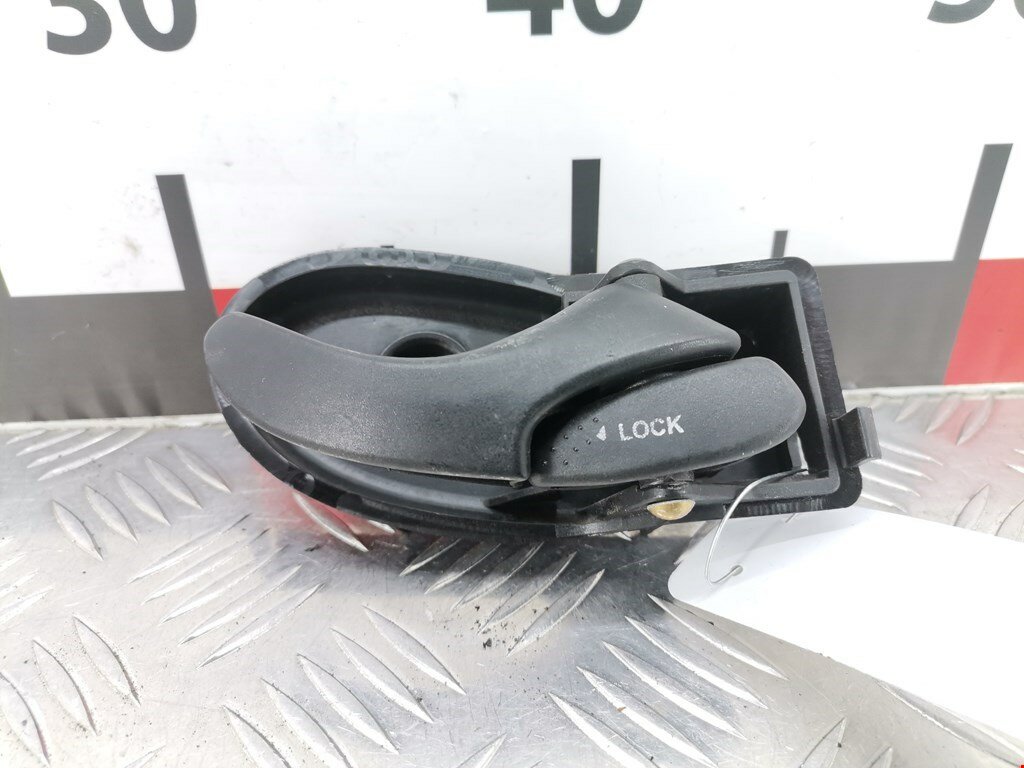 Ручка двери внутренняя передняя правая Ford Focus 1 XS41A22600AK арт. 1640901