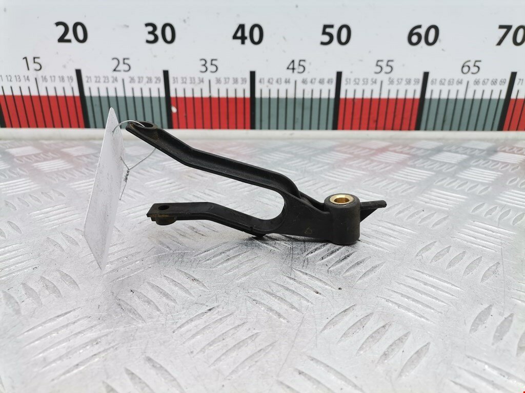 Кронштейн (крепление) радиатора Opel Astra H 13162131 арт. 2035746