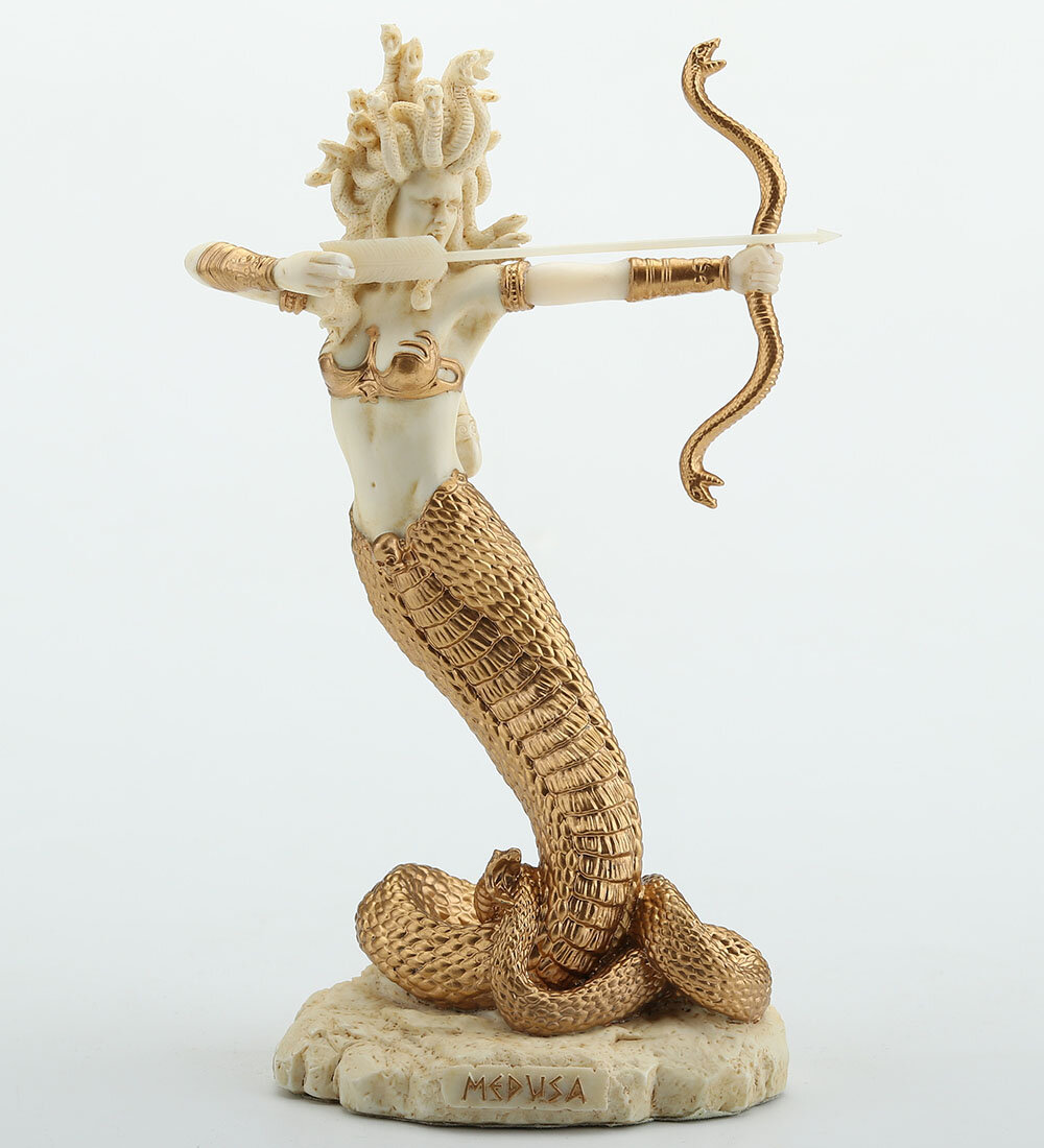 Статуэтка Горгона, убивающая взглядом
