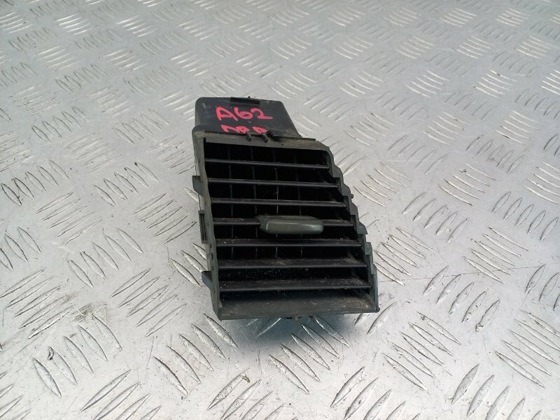 Б/У Дефлектор воздушный левый Renault Megane 2 / Рено Меган 2 1.6 K4MD812 113Л.С 2006