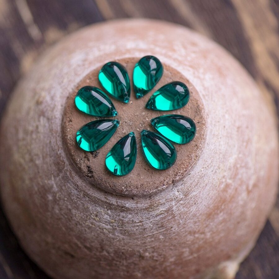 Стразы Пришивные Капельки (упаковка 15 шт.) для рукоделия/шитья/декора одежды, цвет изумрудный, 15х9х6 мм