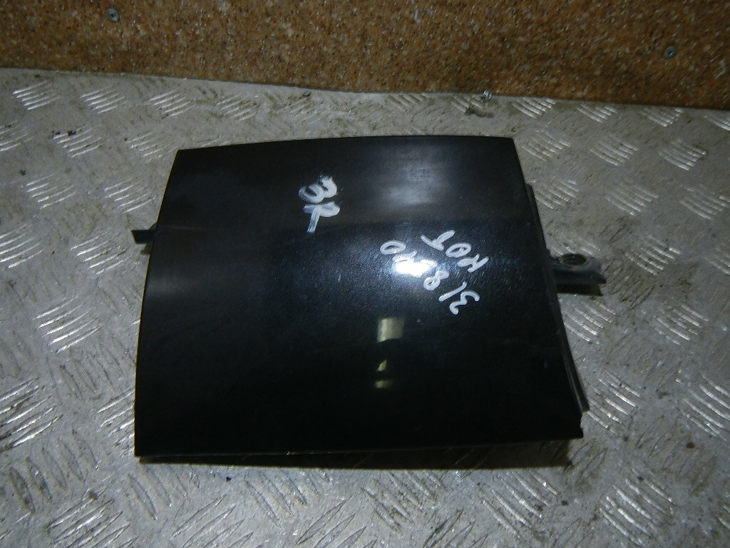 Б/У Планка под фонарь правая, Nissan (Ниссан)-NOTE (E11) (06-) NISSAN NOTE (E11) (06-) Сломано два крепления, нет части ...