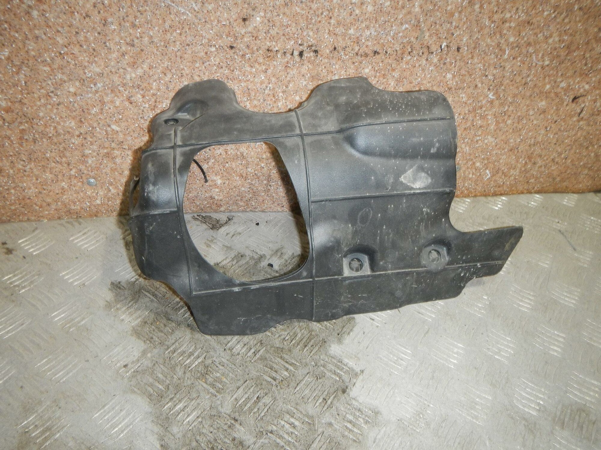 Б/У Экран тепловой, Audi (Ауди)-Q7 (4M) (15-) AUDI Q7 (4M) (15-) кожух нет куска 479025 VAG арт. 4N0103925C