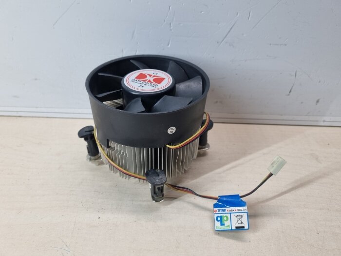 Кулер 775 Titan Data Cooler DC-775B932Z 3 pin клипсы AL