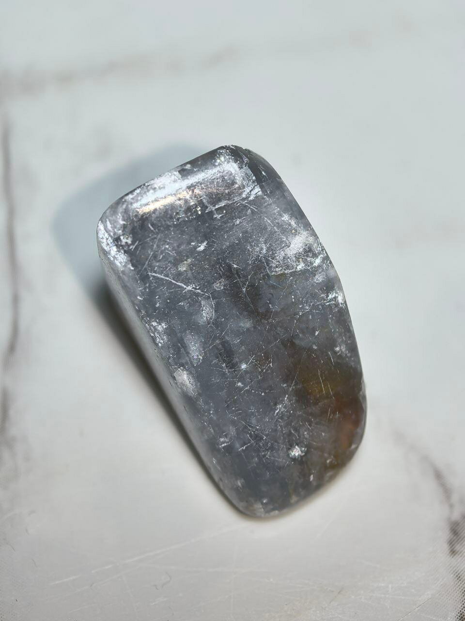 Амулет "Целестин", голубой минерал, с вкраплениями, в виде треугольника