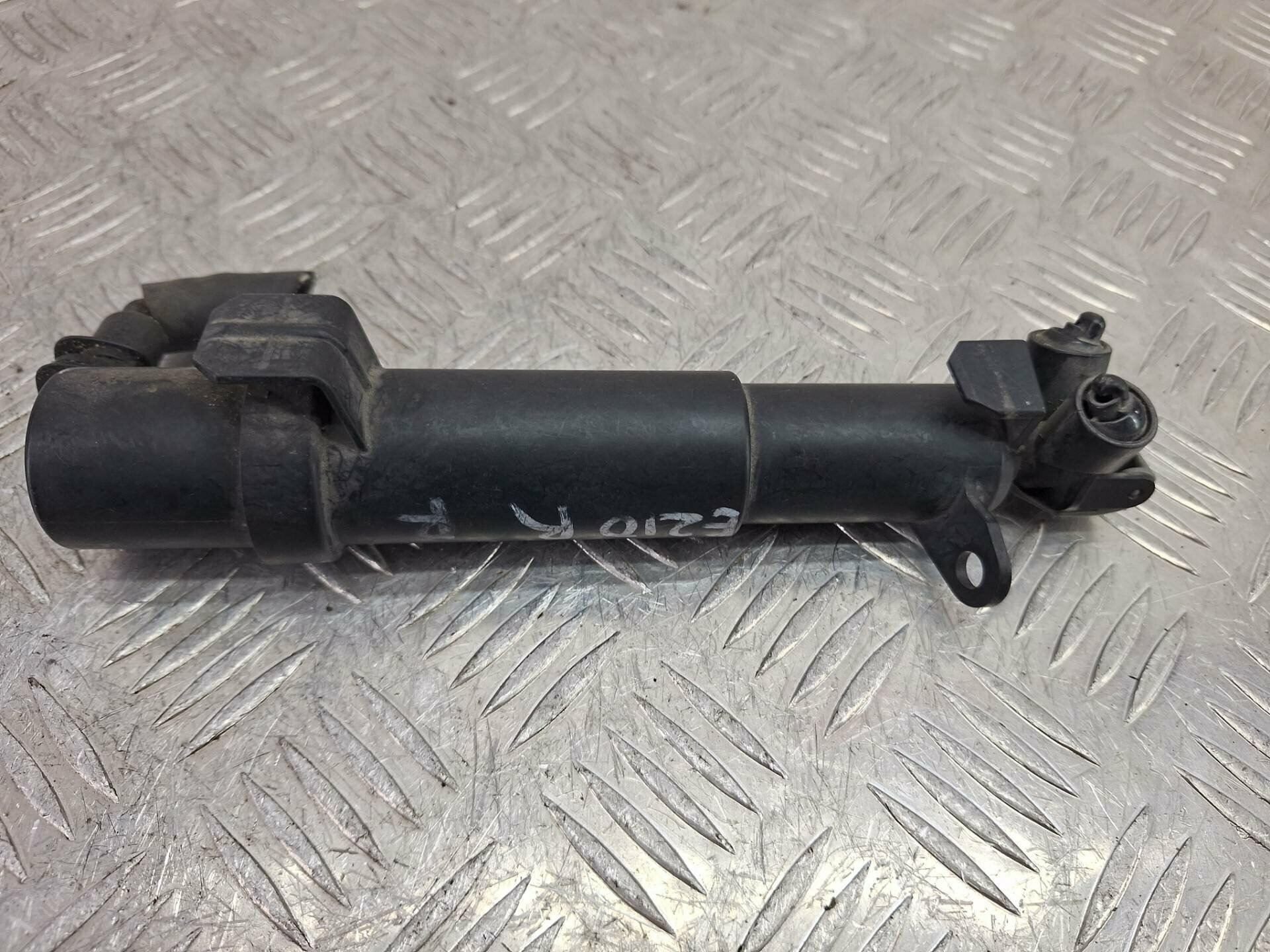 Форсунка омывателя фары правой Mercedes-Benz E W210 1998 2108601647