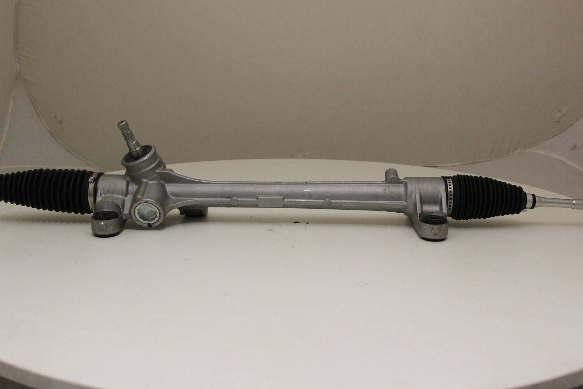 Рулевая рейка TOYOTA AVENSIS 2003-2008 ( в сборе с пыльниками и тягами )