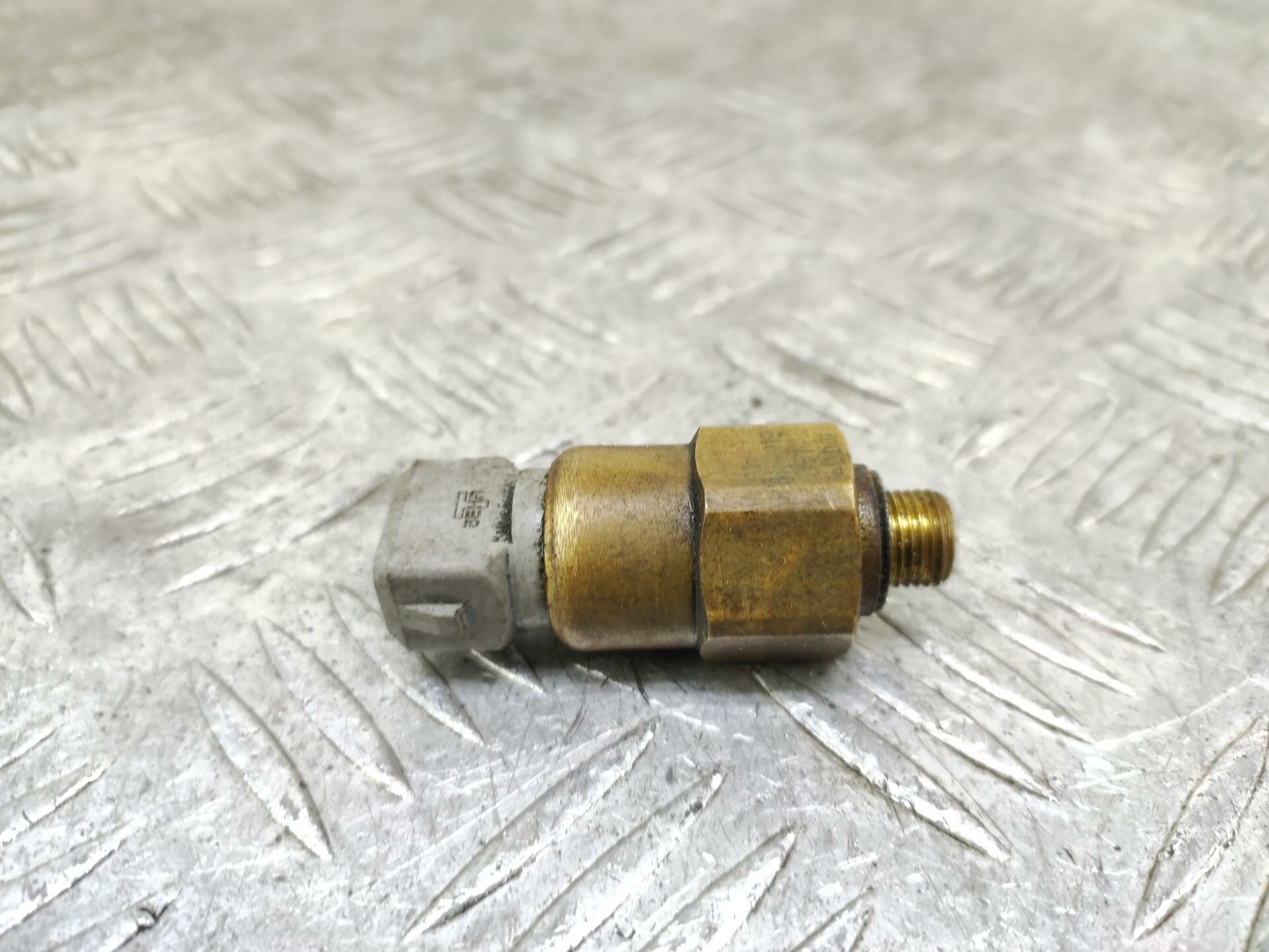 Датчик давления масла Volkswagen Golf 4 (1997 - 2006) 6N0919081A