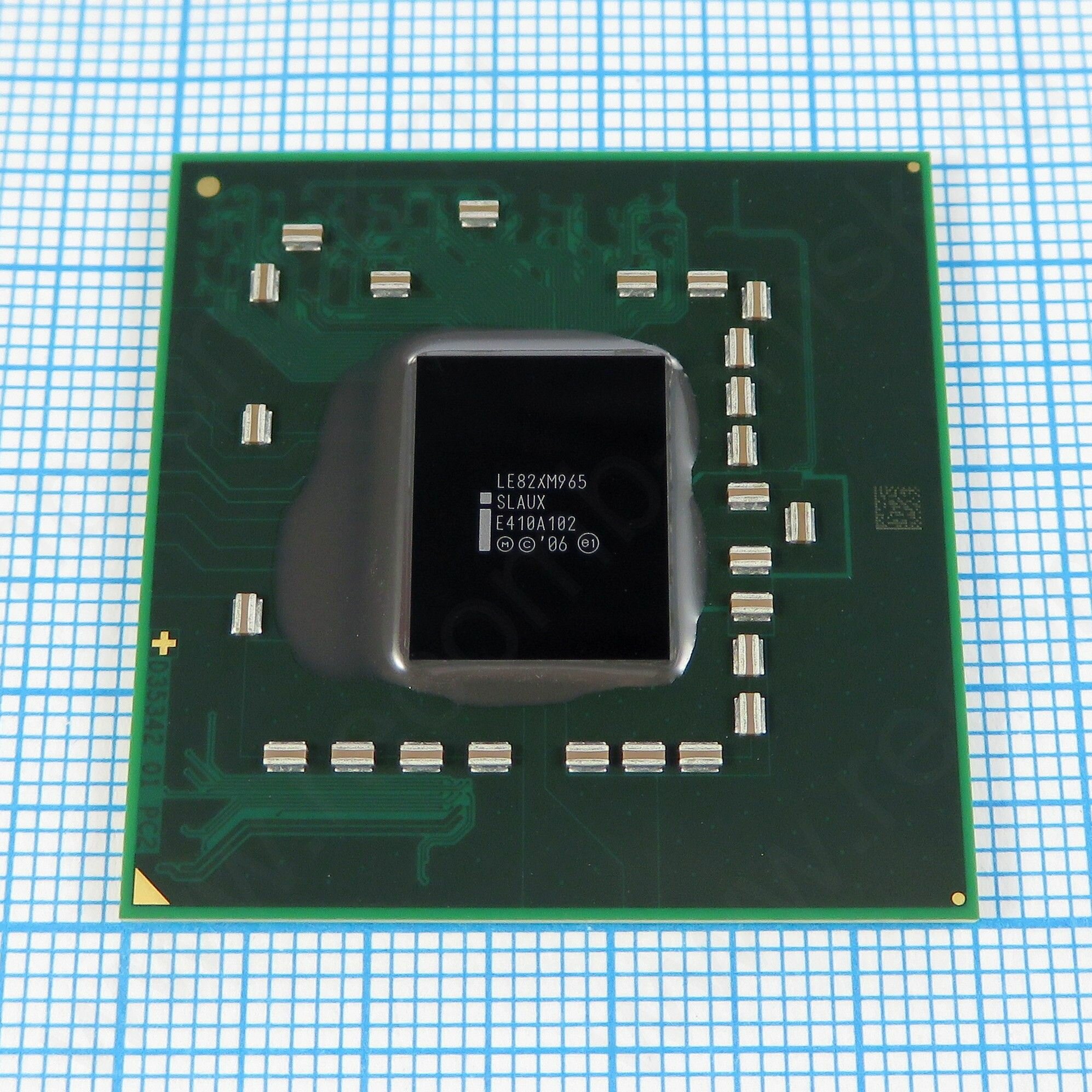 LE82XM965 SLAUX - Контроллер памяти и графики (MCH он же Северный мост)