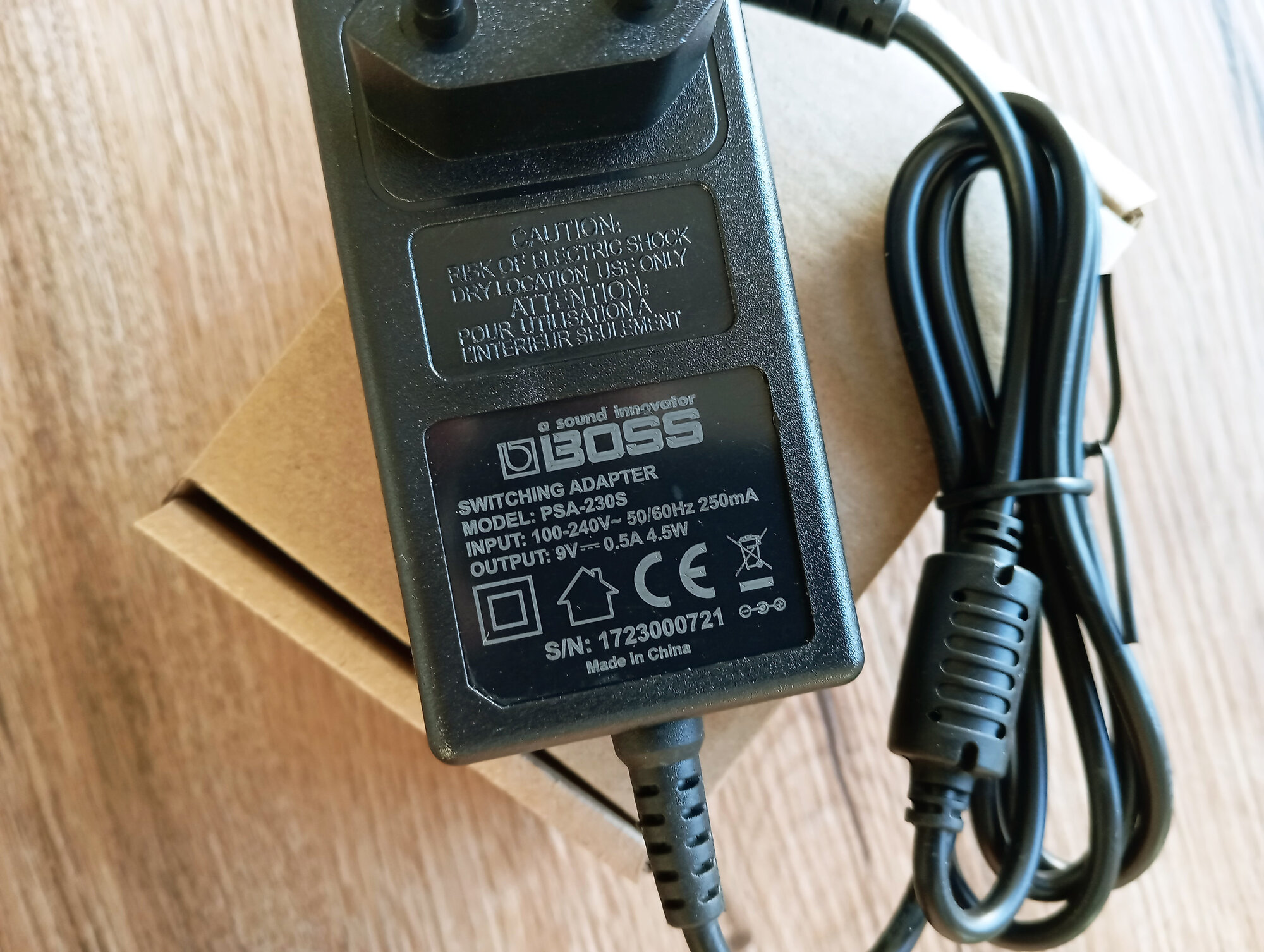 Адаптер питания BOSS RC-3 Loop Station для гитарной педали