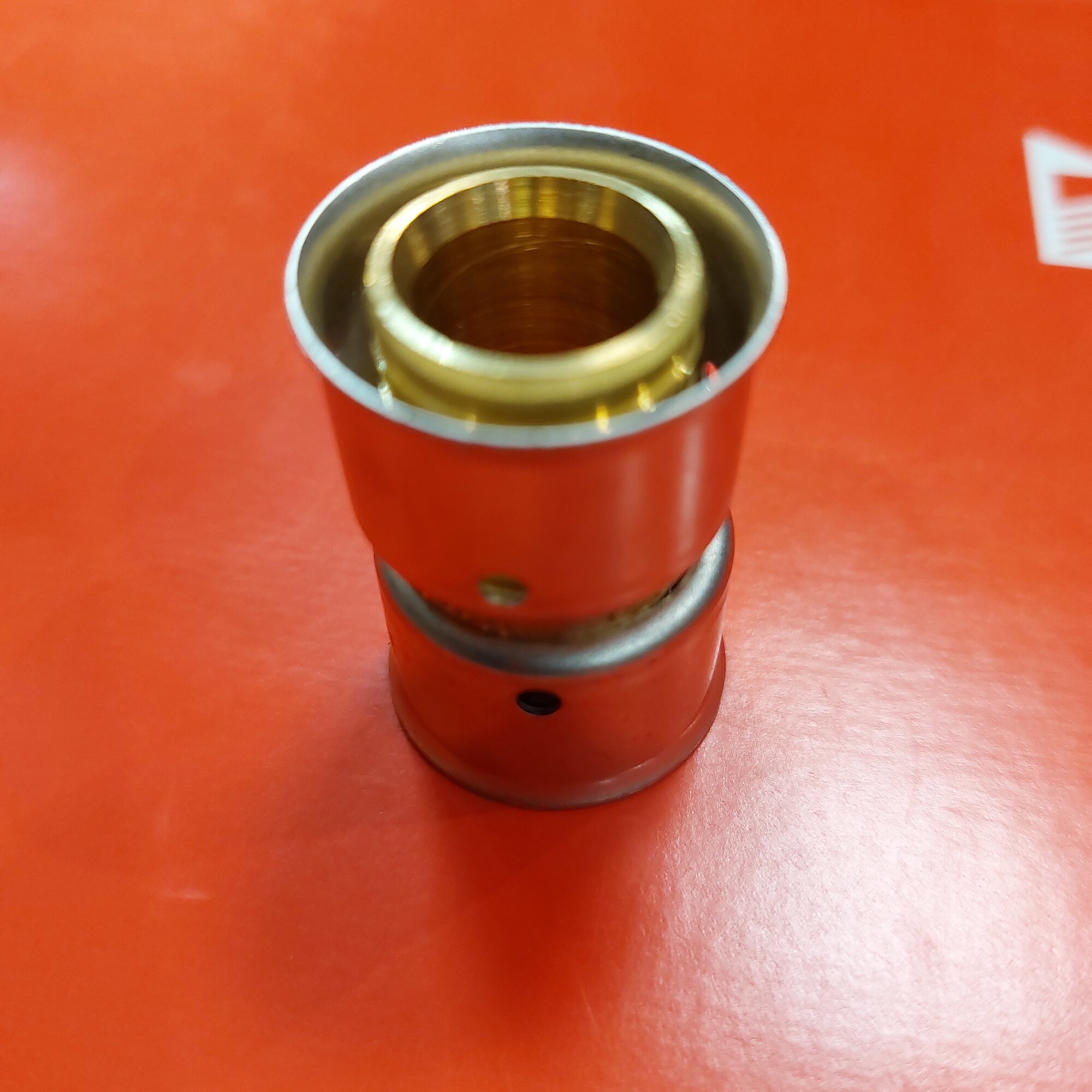 Муфта Rehau равнопроходная 20x20 мм, латунь, с пресс муфтами(арт,232663-001)