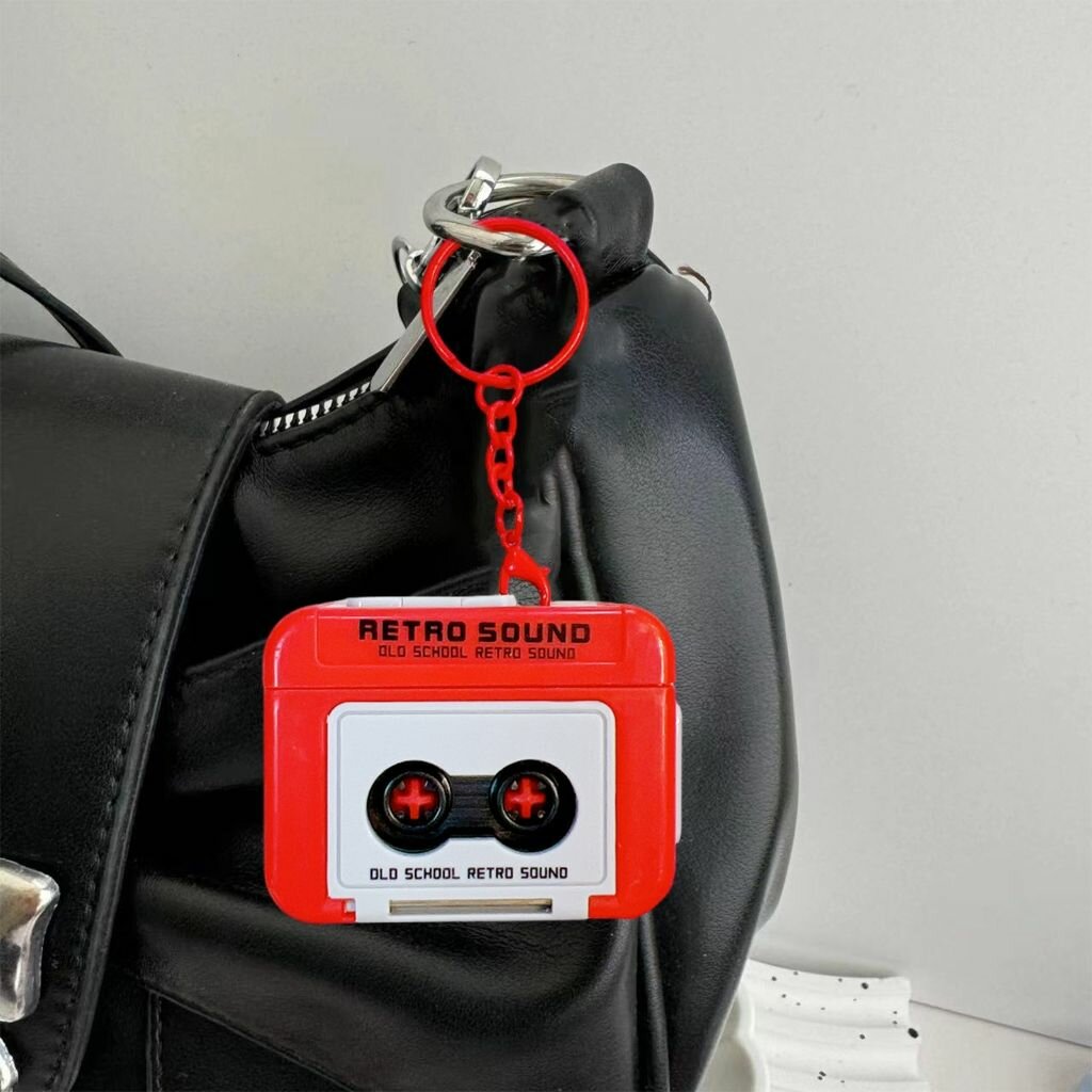 Музыкальная шкатулка-кулон с кассетным рекордером