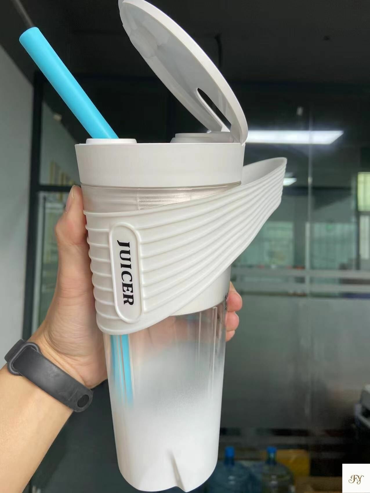 Беспроводной портативный блендер для смузи, коктейлей и соков 460 мл