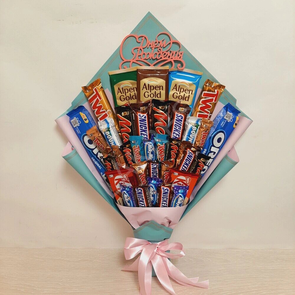 Букет LAKRES "С днем рождения", из батончиков, с топпером и бантом