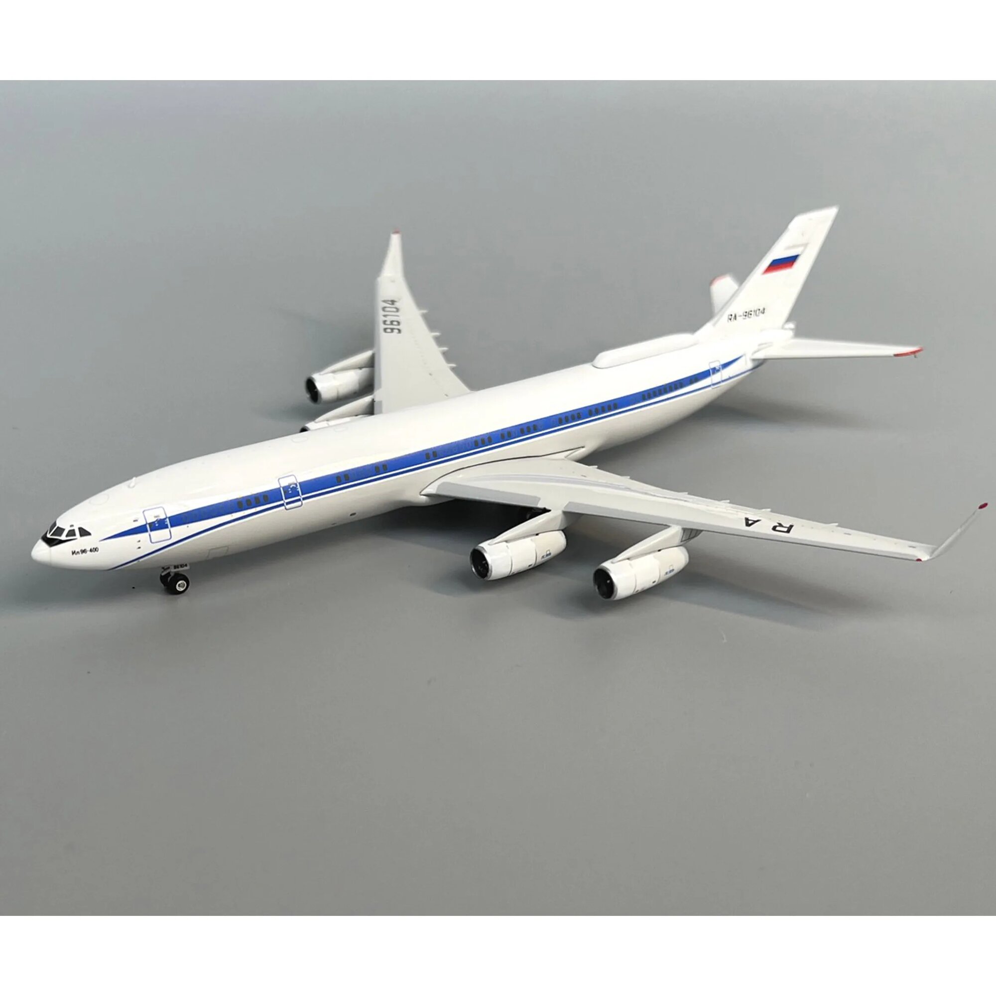 Модель самолета IL-96-400 GSF 1/400