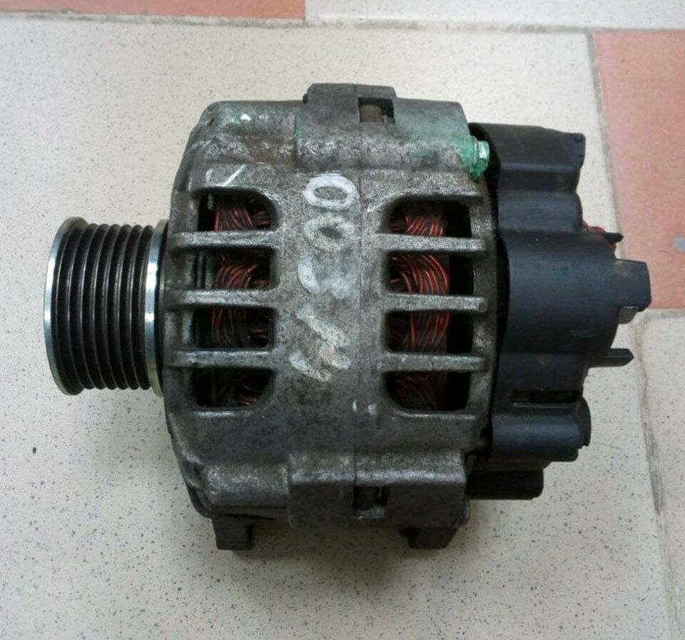Генератор Renault Clio 1.2 90 А