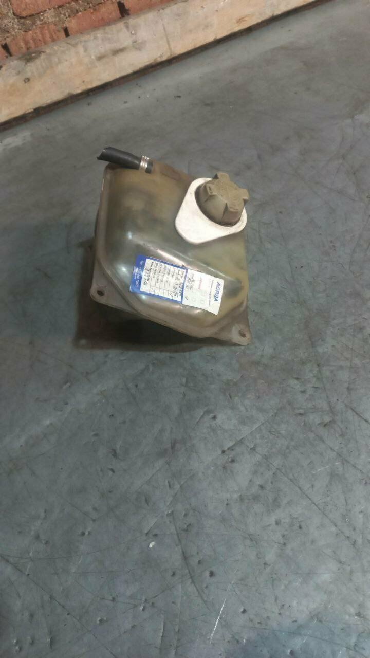 Бачок расширительный Audi A6 C4 1997 4AO121403