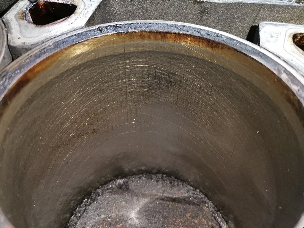 Блок двигателя (блок цилиндров) Rover 25 арт. 2048171