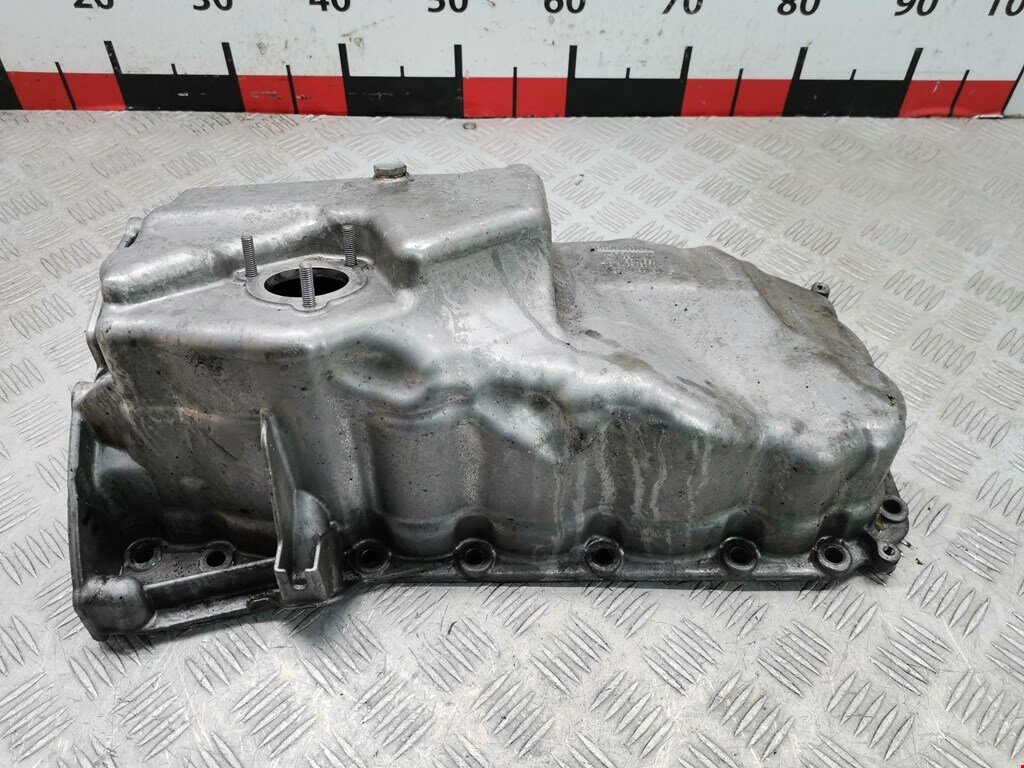 Поддон двигателя BMW 5-Series (F07/F10/F11/F18) 11137812360 арт. 2025469
