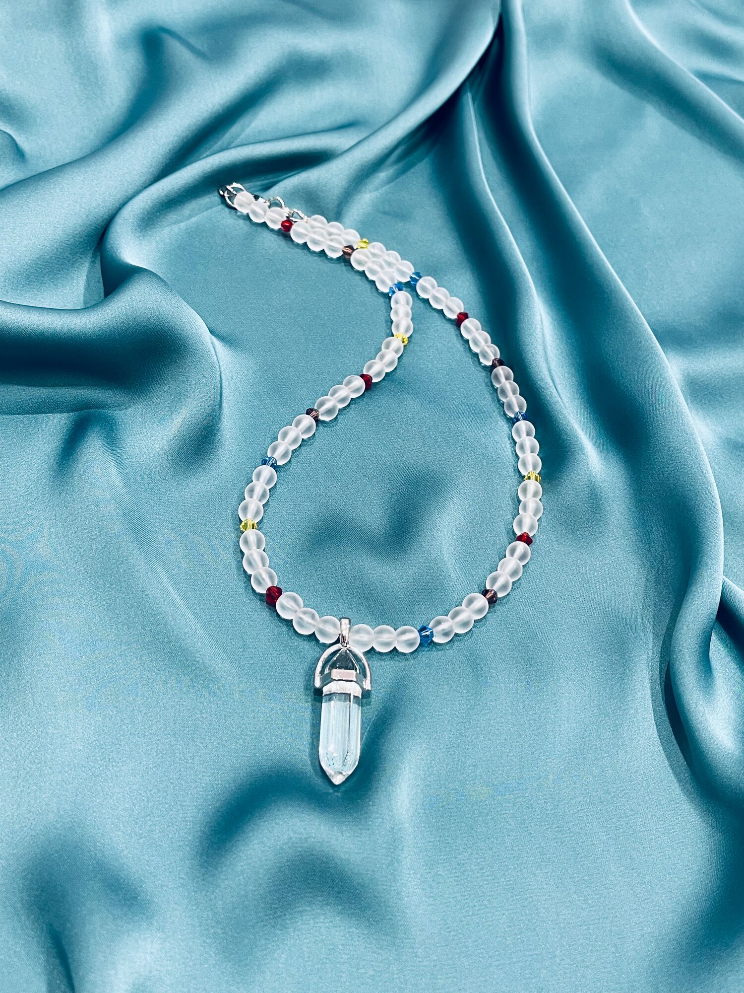 Колье, стекло