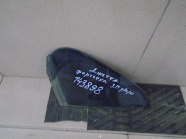 Форточка двери задняя правая от Volkswagen Jetta 5 2005-2011