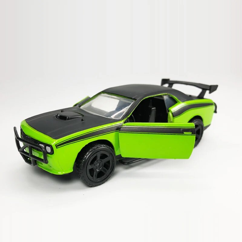 Модель автомобиля Jada 1:32 Dodge Challenger, зеленый, C