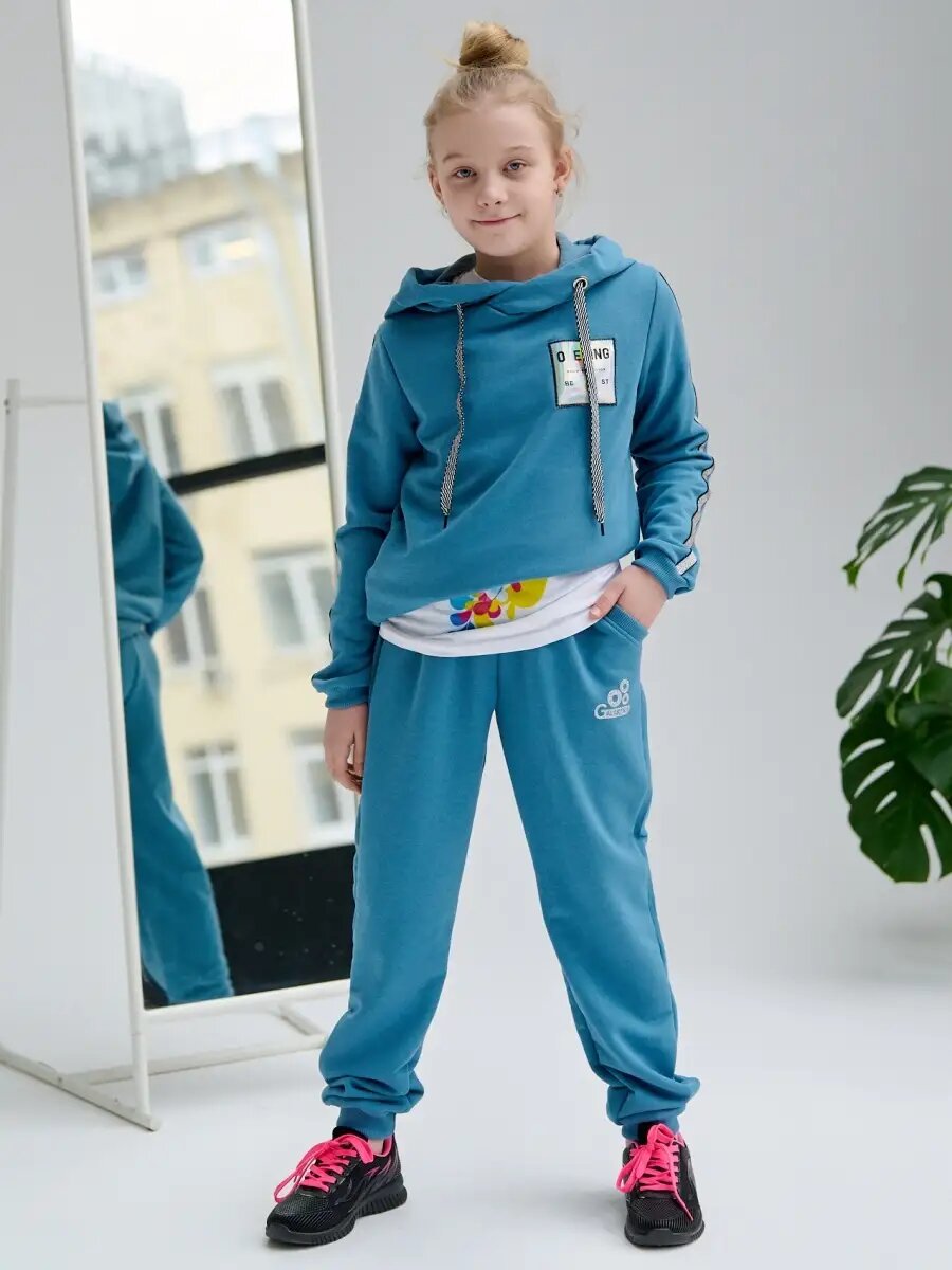 Костюм спортивный