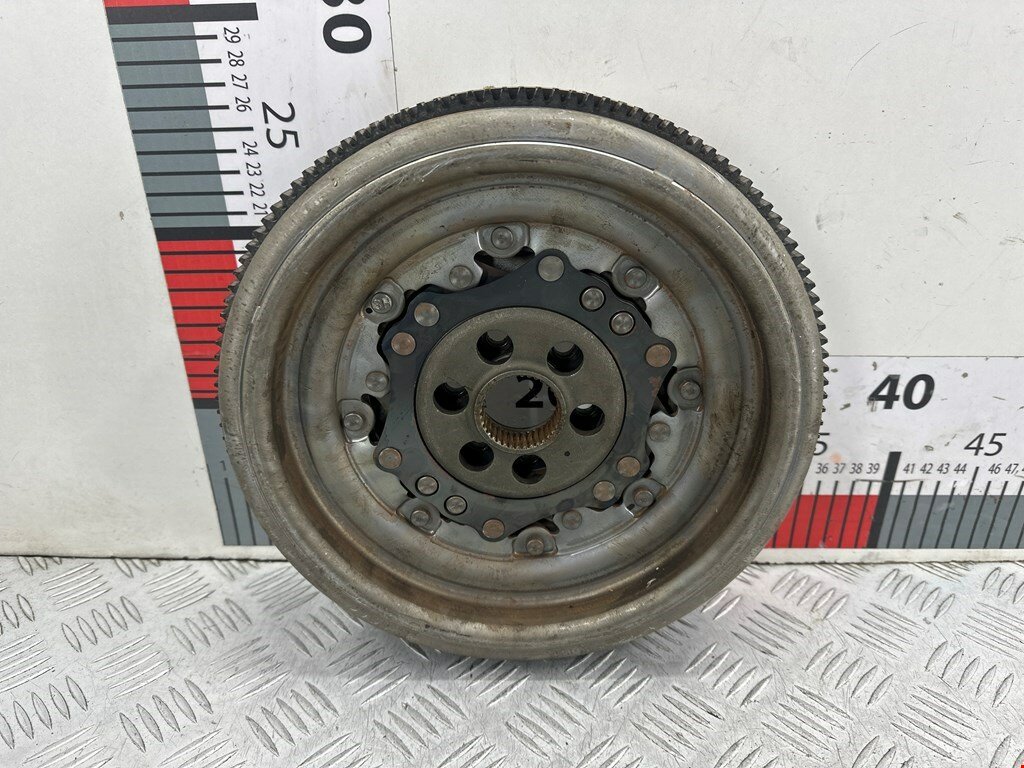Маховик (демпфер сцепления) Volkswagen Tiguan 1 03C105266F арт. 2259489